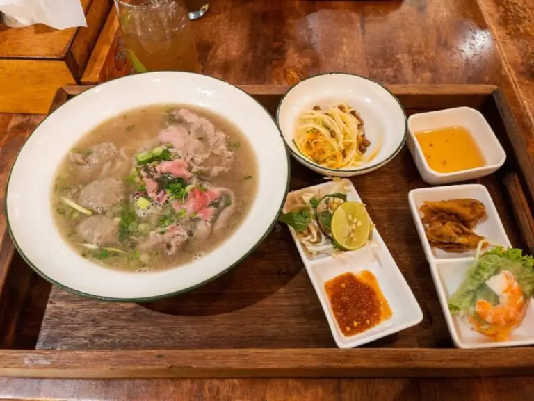 Best Food in Mid Valley & Gardens Mall: Top 33 Restaurants!