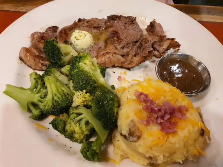 Best Food in Mid Valley & Gardens Mall: Top 33 Restaurants!