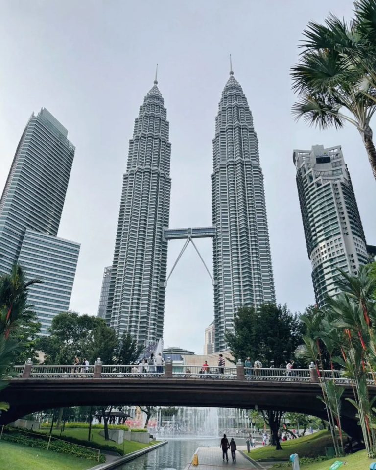 KLCC Park: Let's Take A Look Into This Beautiful Garden!