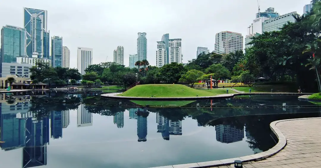 KLCC Park: Let's Take A Look Into This Beautiful Garden!