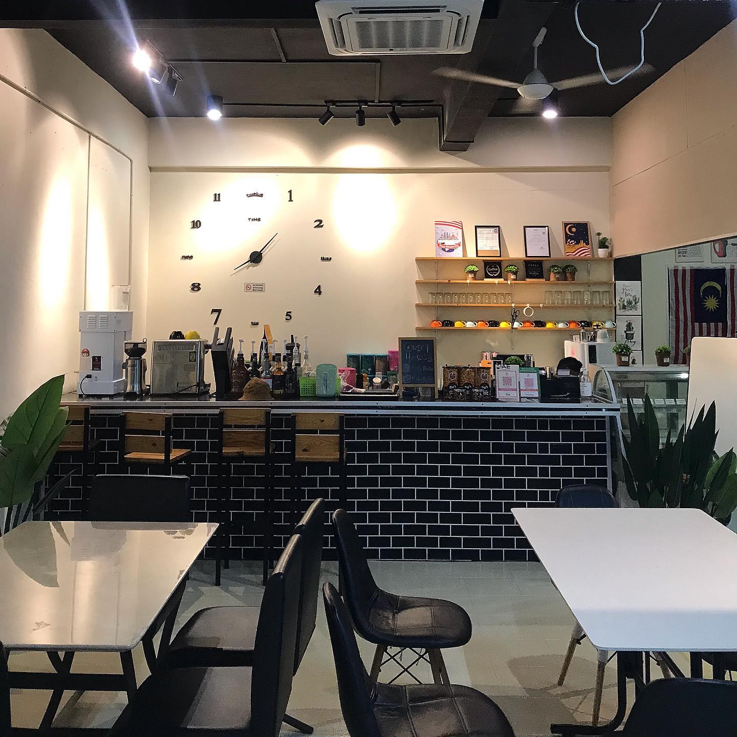 Top 11 Best Cafes In Kota Bharu: Instagrammable, Halal!