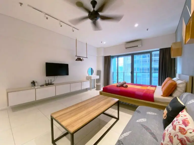 Pasar Seni (Central Market): Attractions, Foods & Arts!