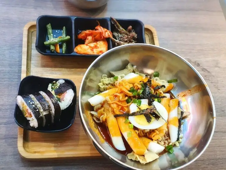 Best Food in Mid Valley & Gardens Mall: Top 33 Restaurants!