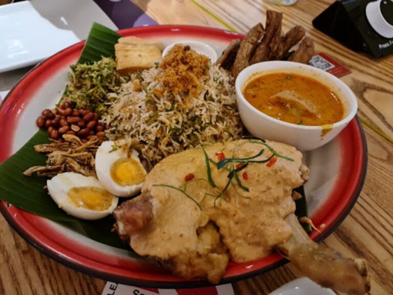 Best Food in Mid Valley & Gardens Mall: Top 33 Restaurants!