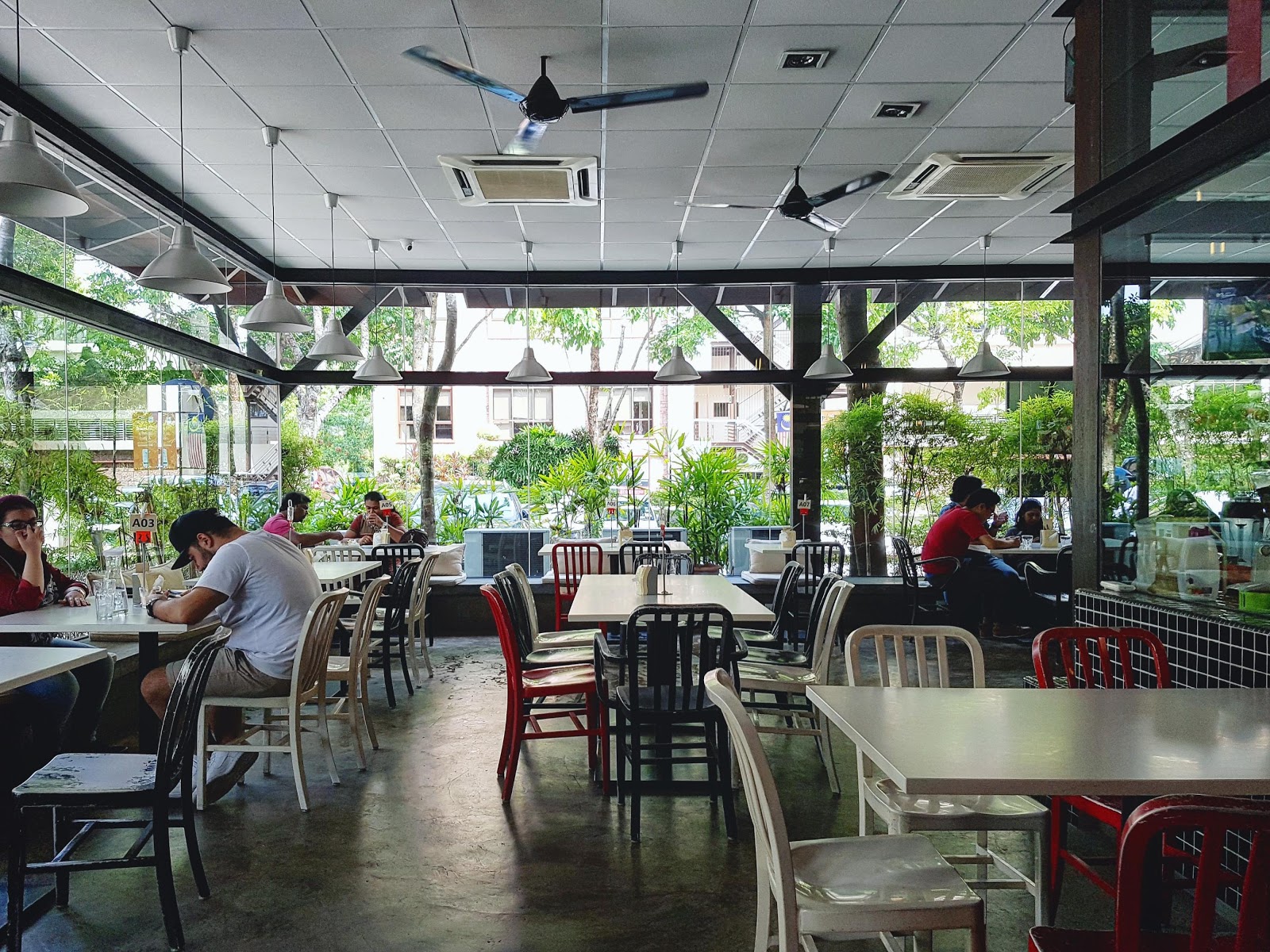 Top 20 Best Cafés in Cyberjaya: Insta-Worthy, Cozy & Relax!