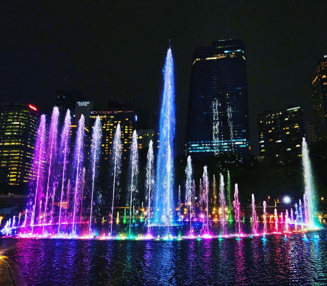 KLCC Park: Let's Take A Look Into This Beautiful Garden!